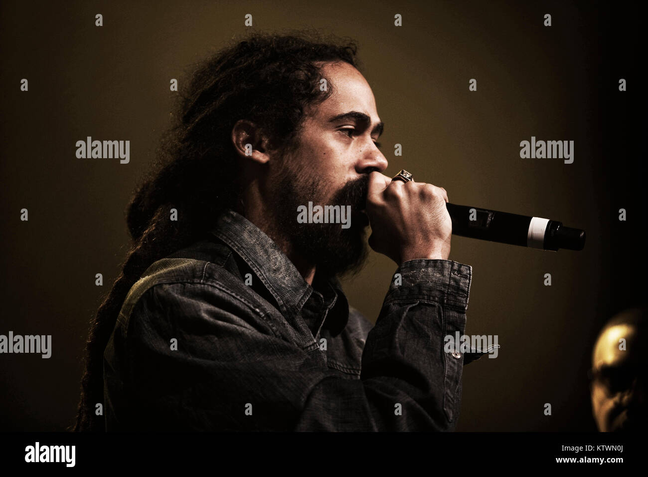 Damian marley hi-res stock photography and images - Alamy