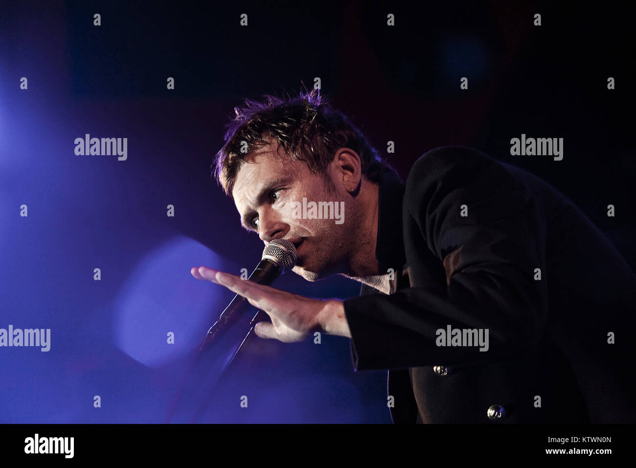 Gorillaz singer hi-res stock photography and images - Alamy
