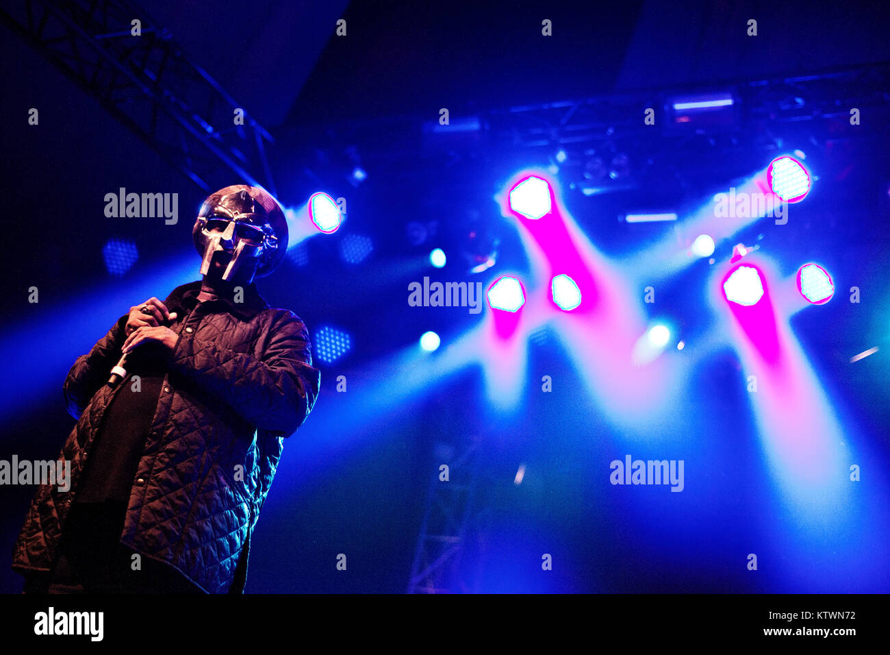 Rap Fingers High Resolution Stock Photography and Images - Alamy