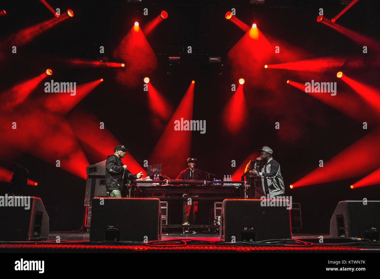 American rappers duo concert hi-res stock photography and images - Alamy