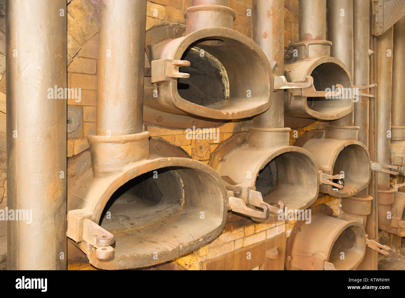 Traditional oven of the old ages Stock Photo - Alamy