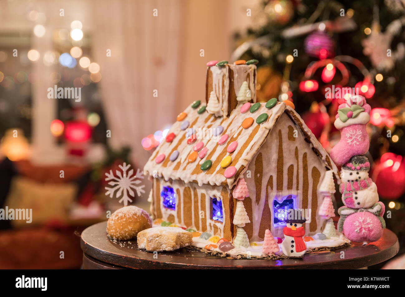 Cookie house hi-res stock photography and images - Alamy