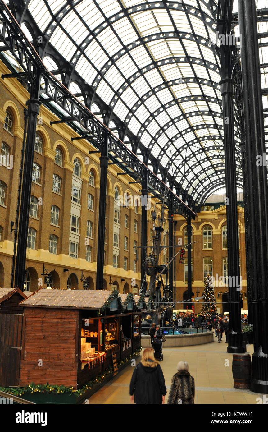 hays galleria in London bridge, Southwark, London with shops and ...