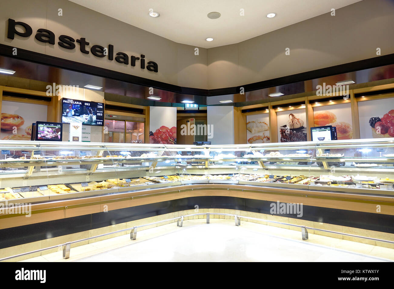 Portugal Supermarket High Resolution Stock Photography and Images - Alamy