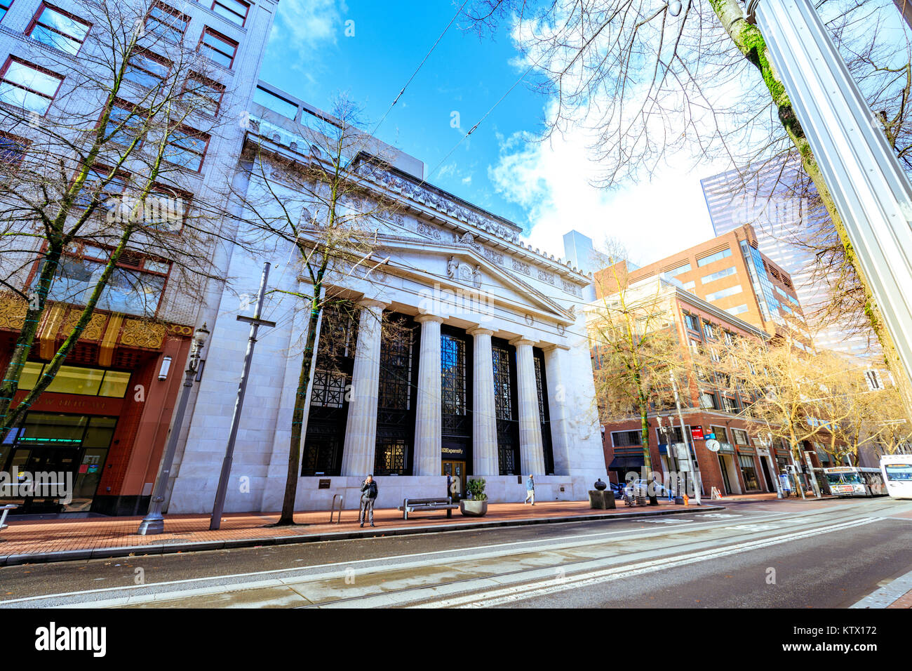 Expensify hi-res stock photography and images - Alamy