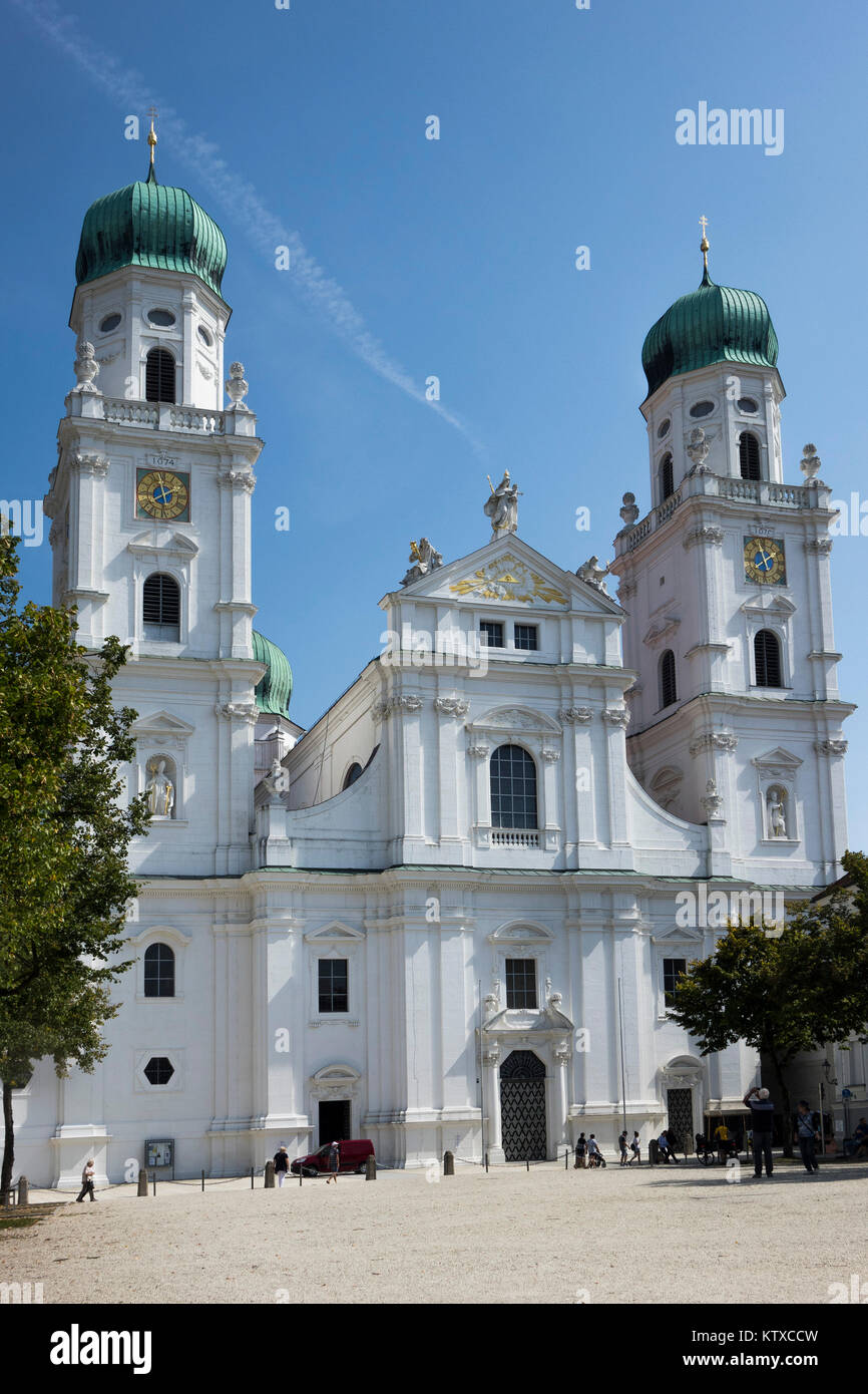 St stephen's cathedral passau hi-res stock photography and images - Alamy