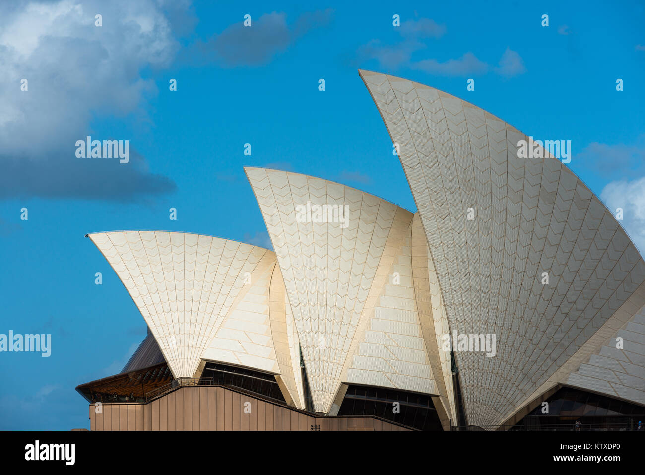 Sydney opera house sails hi-res stock photography and images - Alamy