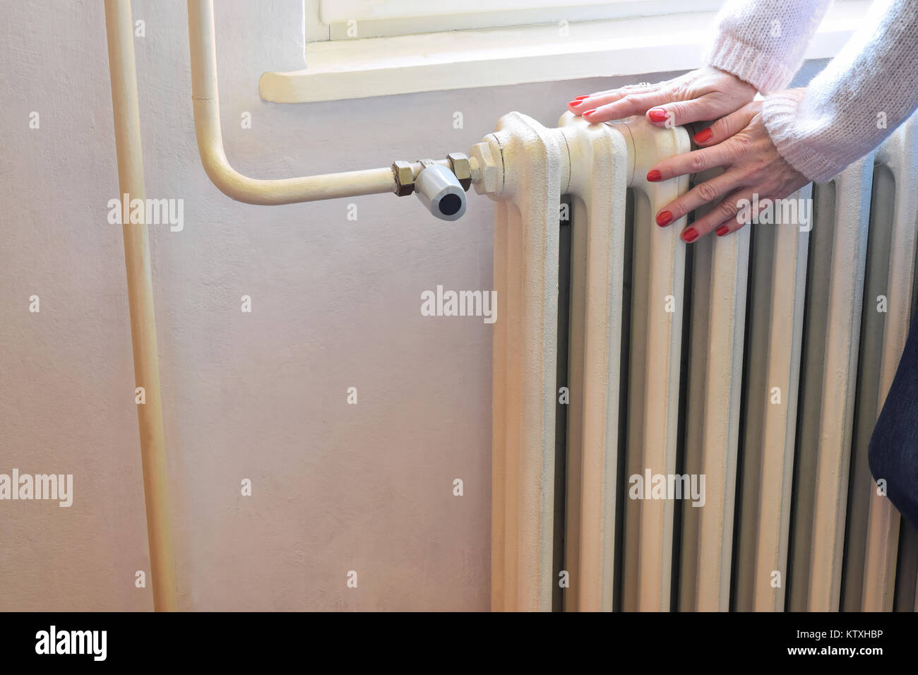 Central heating system - iron radiator Stock Photo - Alamy