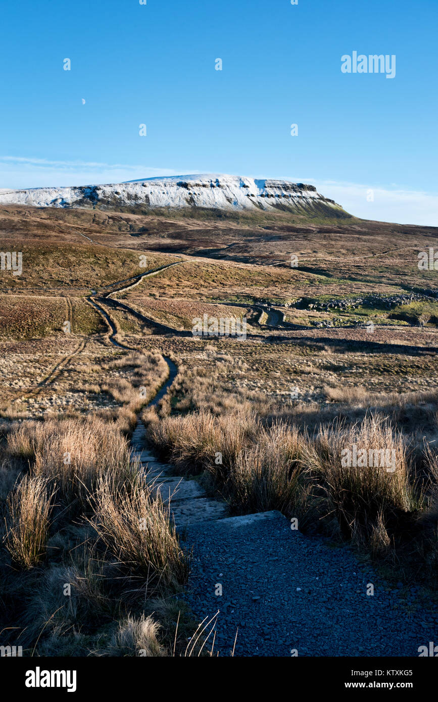 Yorkshire dales three peaks ingleborough whernside pen y ghent hi-res ...