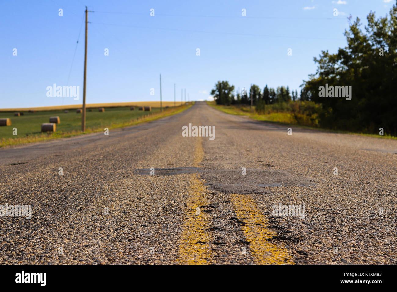 Road going into the distance hi-res stock photography and images - Alamy