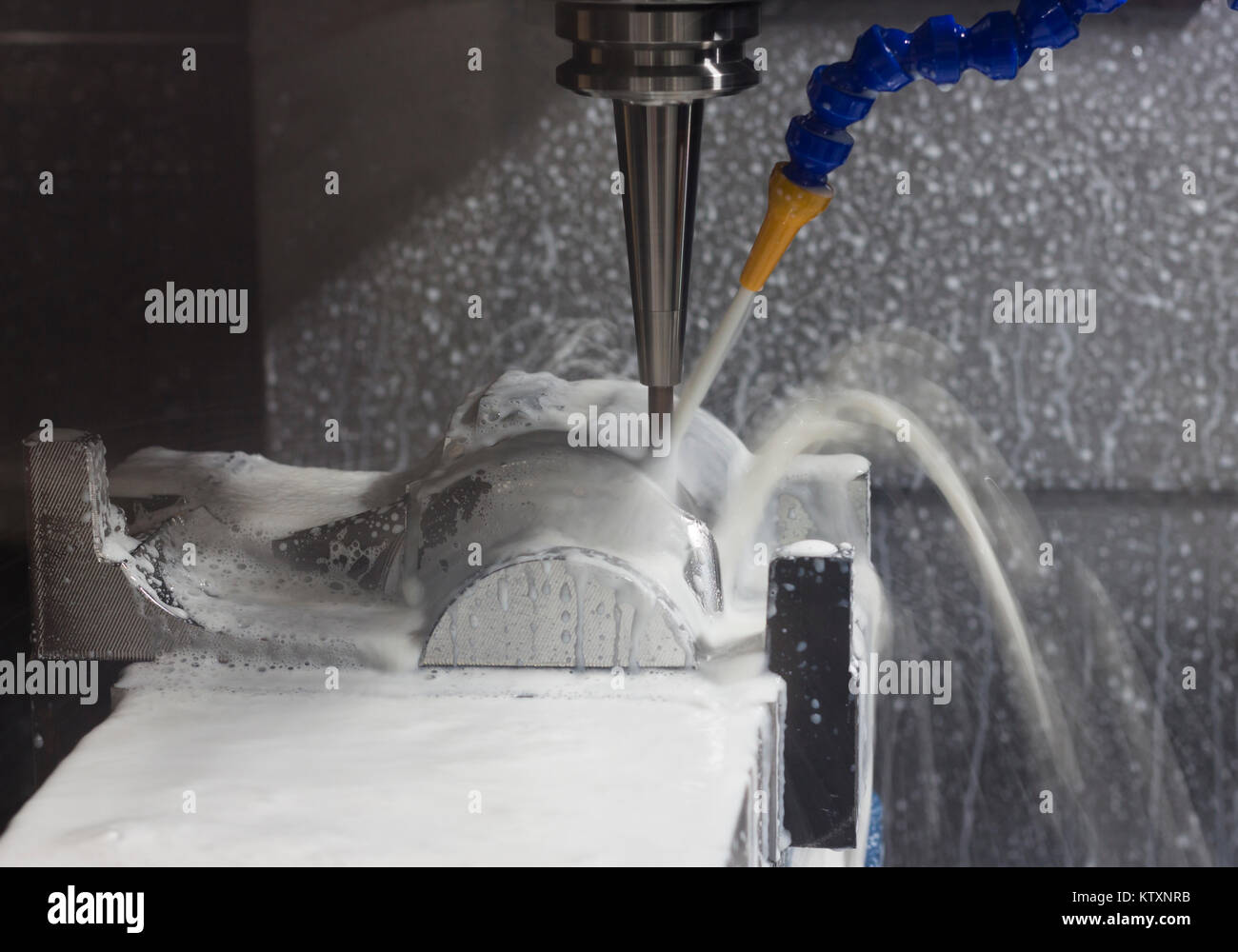 Machining and coolant hi-res stock photography and images - Alamy