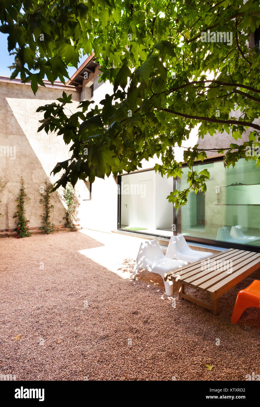 Beautiful modern house, view from the patio Stock Photo - Alamy