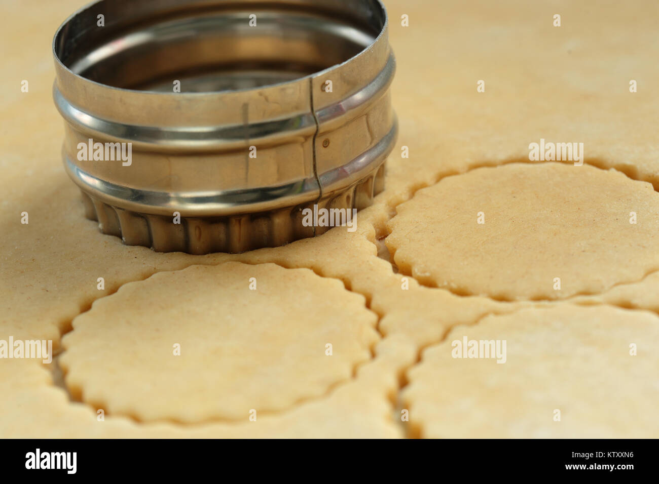 Pastry cutter circle hi-res stock photography and images - Alamy
