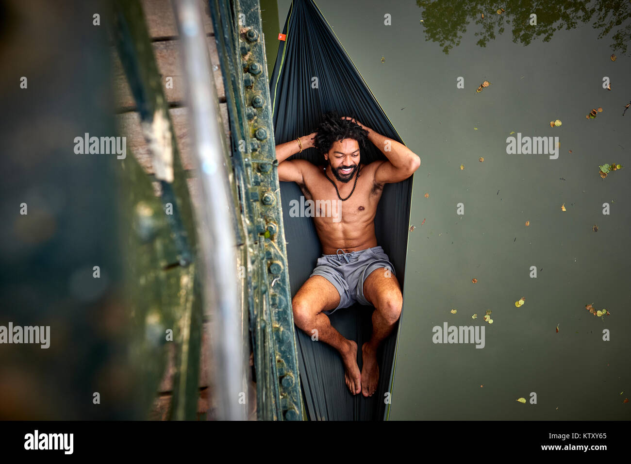 Man In Hammock Stock Photos & Man In Hammock Stock Images - Alamy