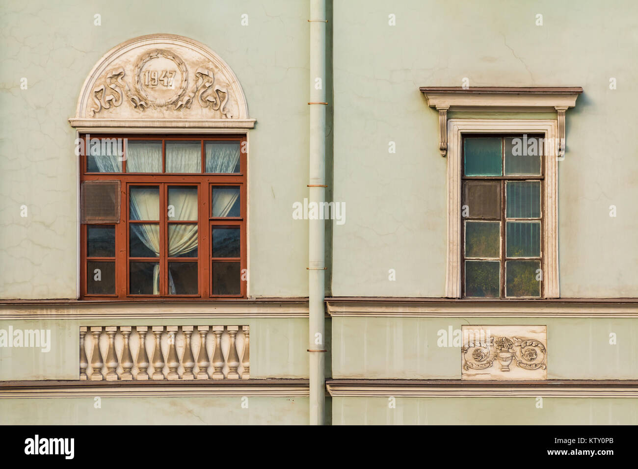 Different windows hi-res stock photography and images - Alamy