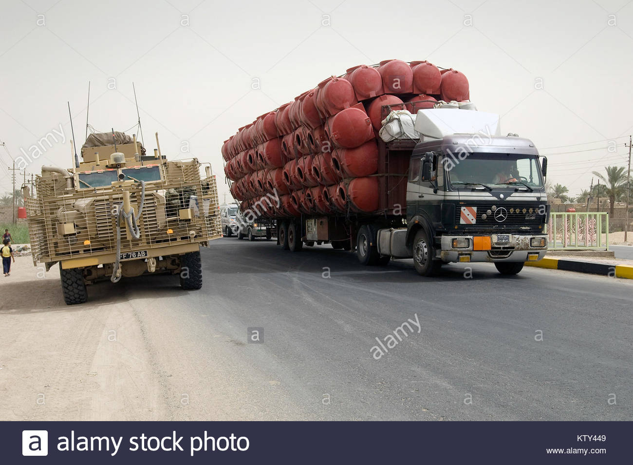 Modified Lorry Stock Photos & Modified Lorry Stock Images - Alamy