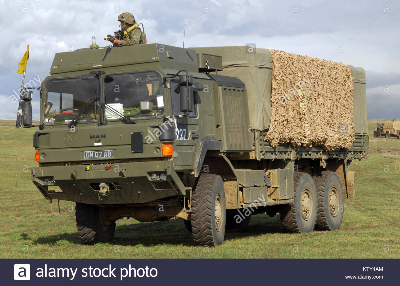 British Army Man Support Vehicle Stock Photos & British Army Man Support Vehicle Stock Images ...