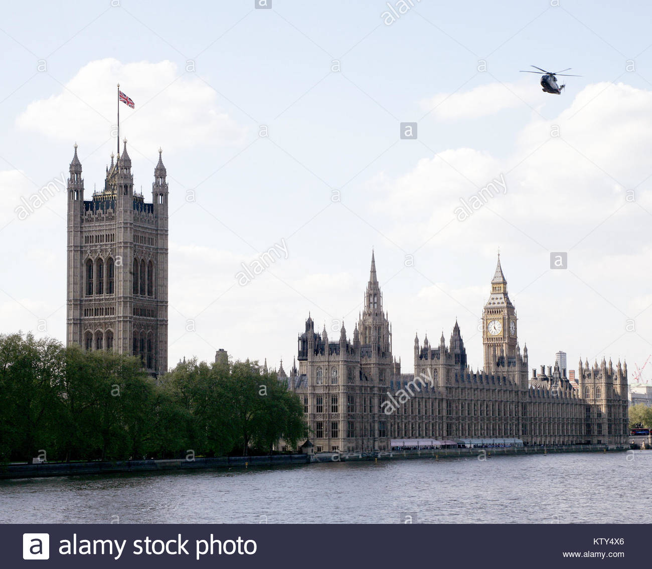 Government Buildings In Whitehall London Stock Photos & Government ...