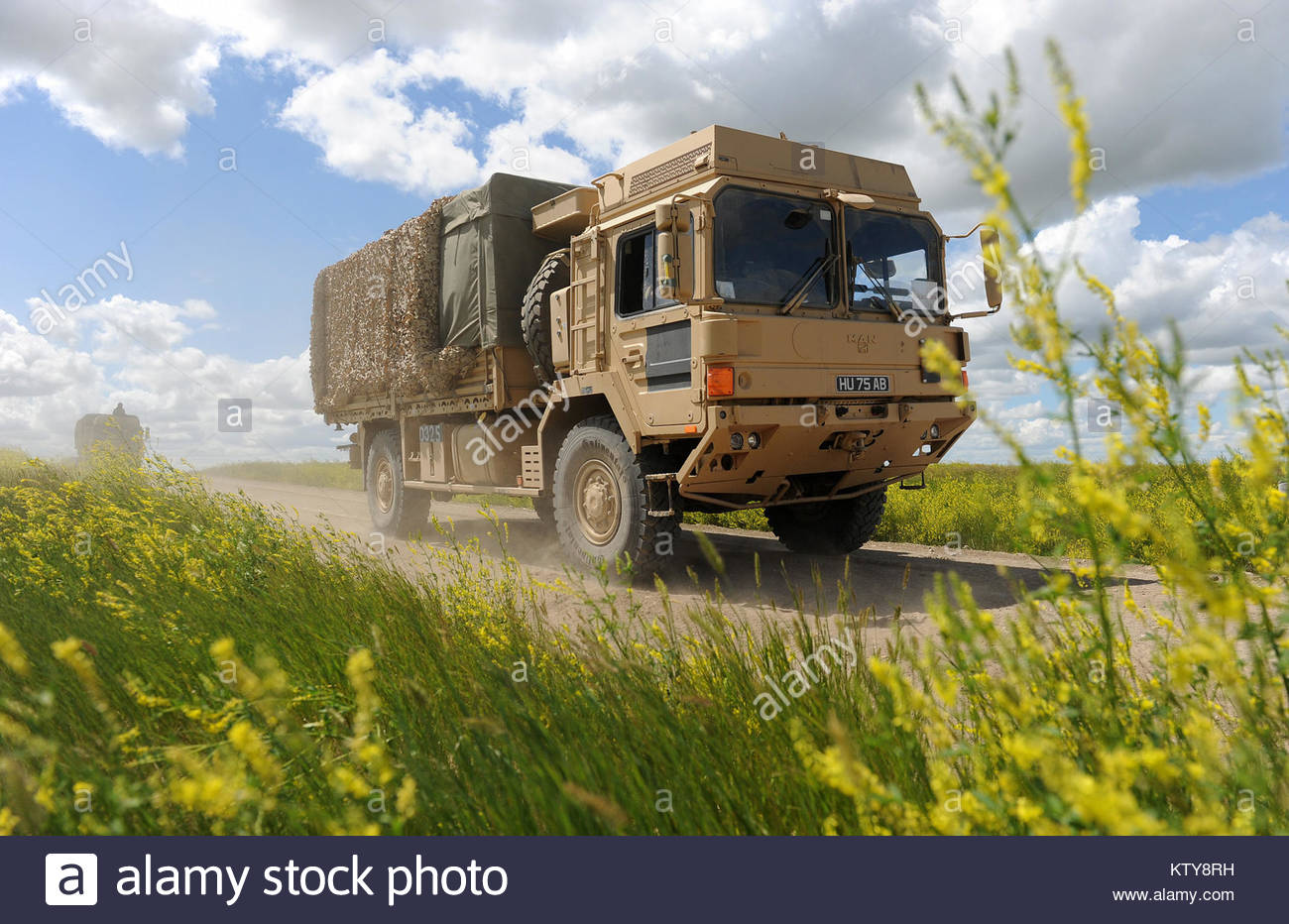 British Army Man Support Vehicle Stock Photos & British Army Man ...