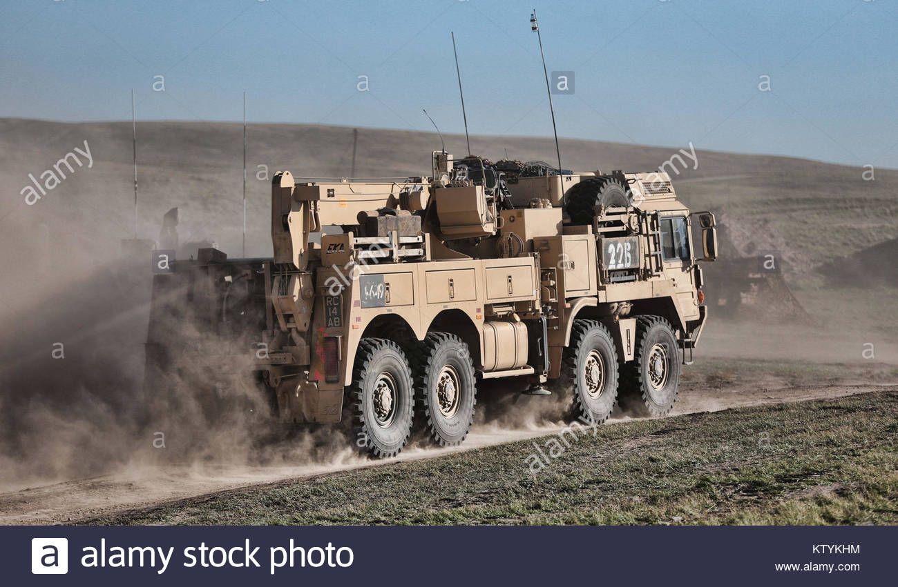 British Army Man Support Vehicle Stock Photos & British Army Man ...