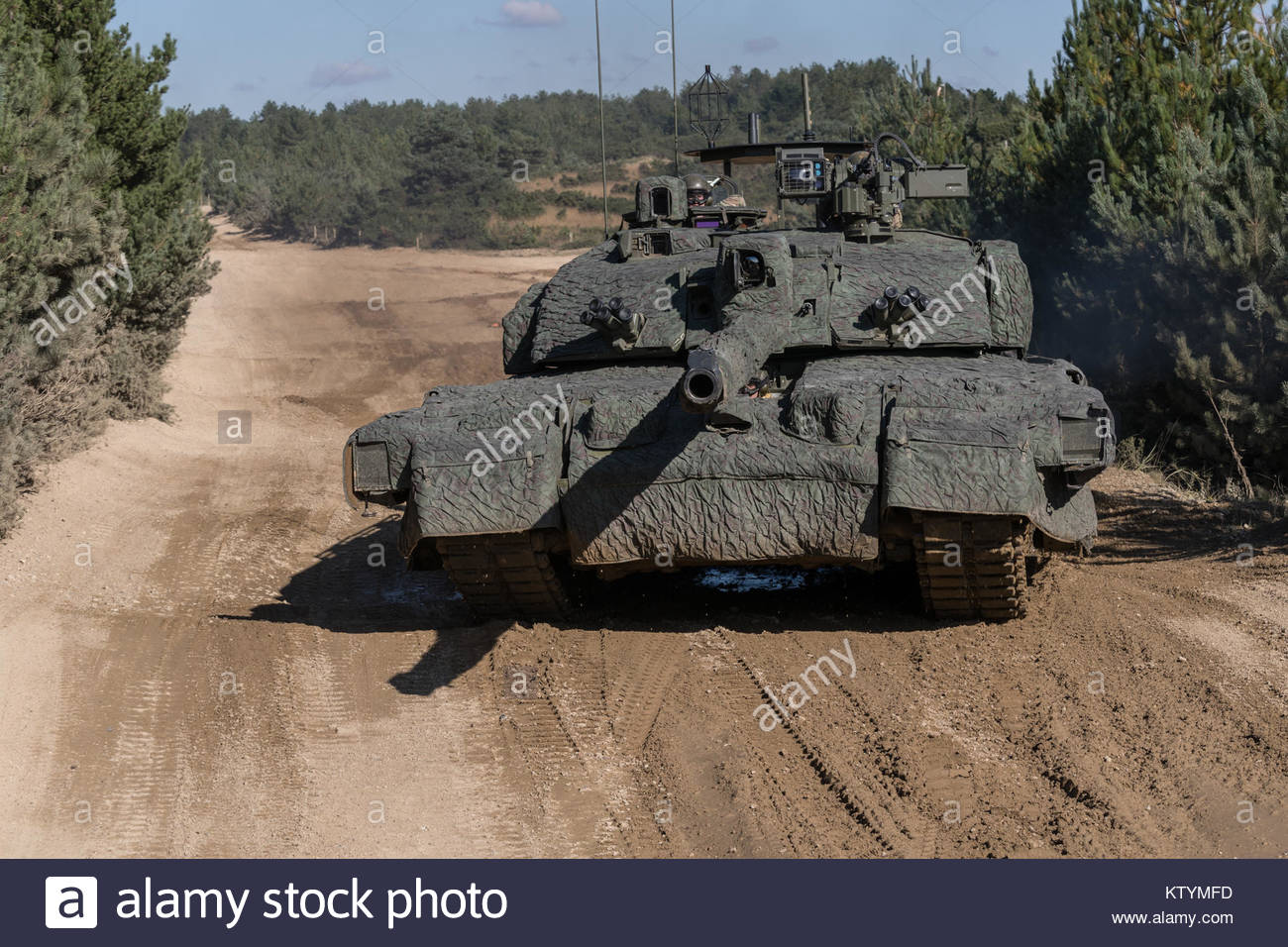 Challenger 2 Megatron Tank Stock Photos & Challenger 2 Megatron Tank ...
