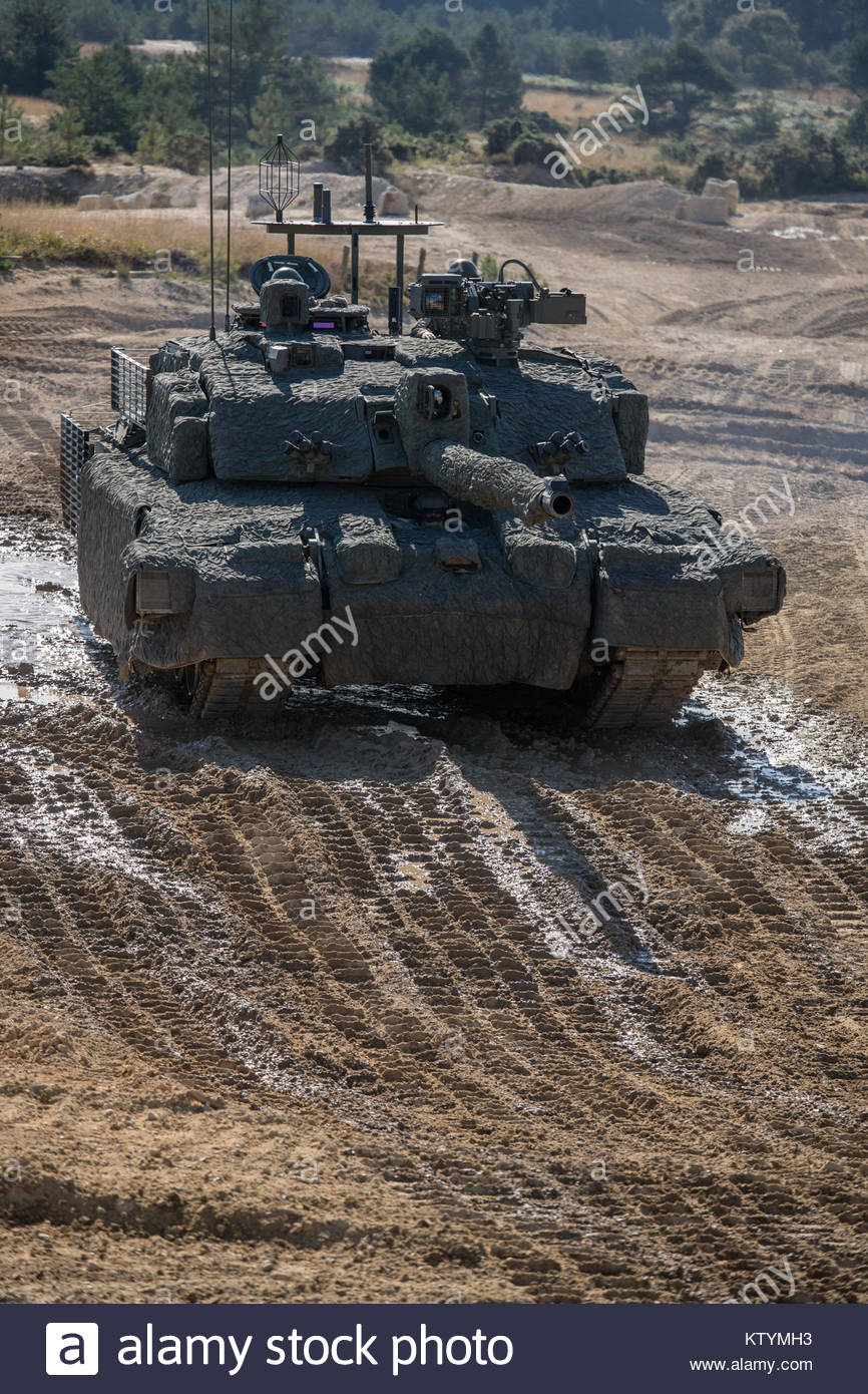 Challenger 2 Megatron Tank Stock Photos & Challenger 2 Megatron Tank ...