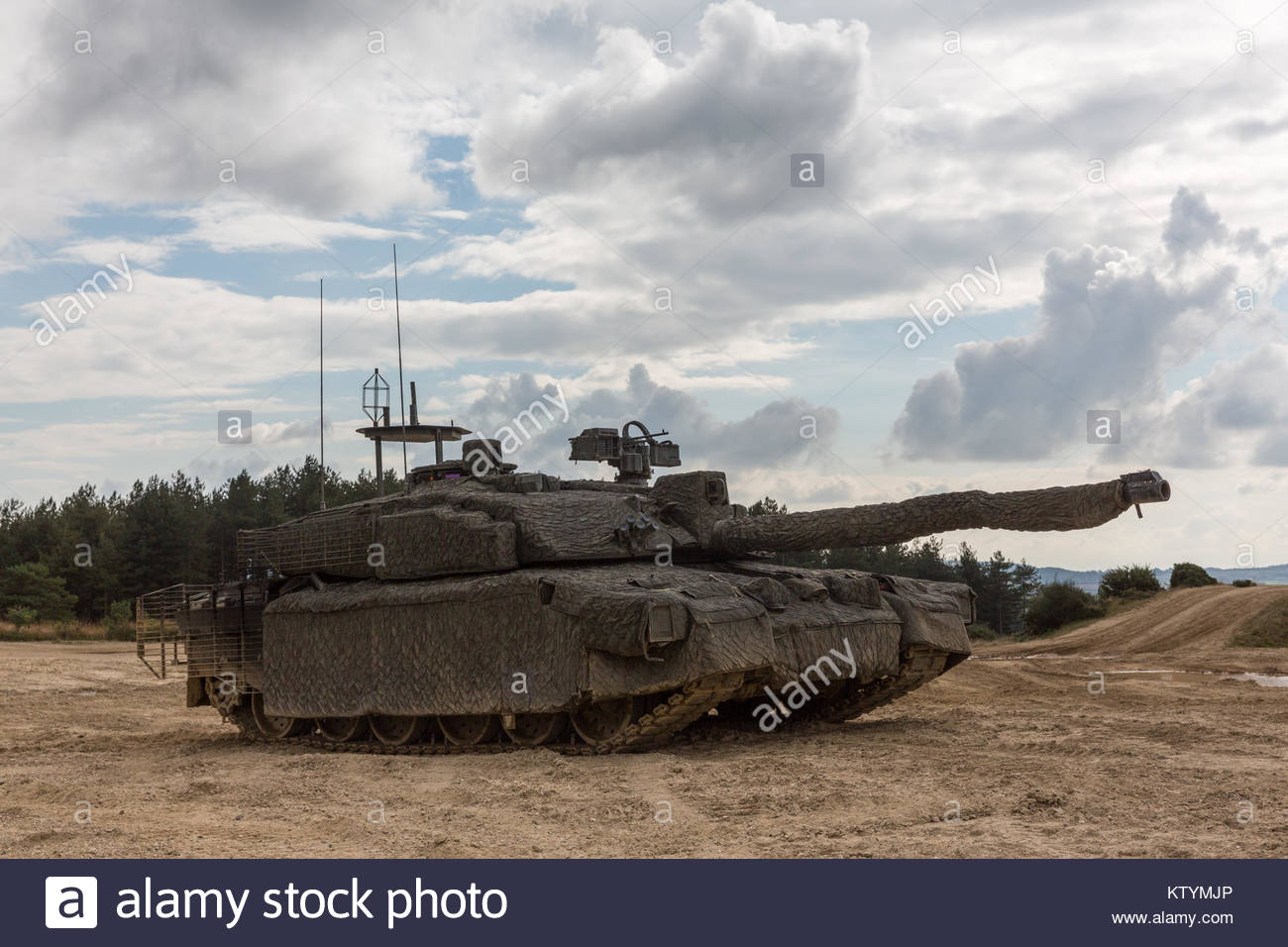 Challenger 2 Megatron Tank Stock Photos & Challenger 2 Megatron Tank ...