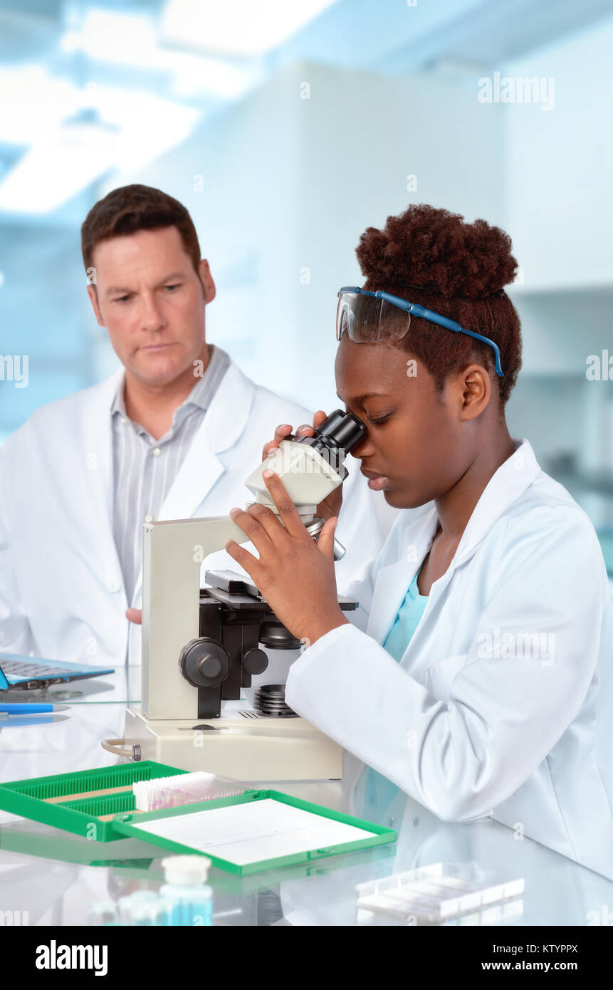 Two scientists in a lab hi-res stock photography and images - Alamy