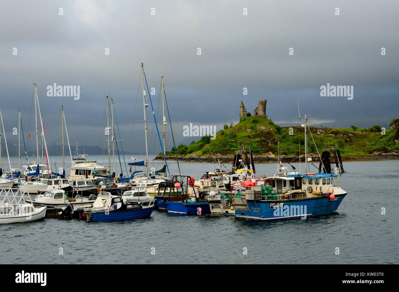 Scotland, Isle of Skye, harbour of Kyleakin and ruined castle Castle ...