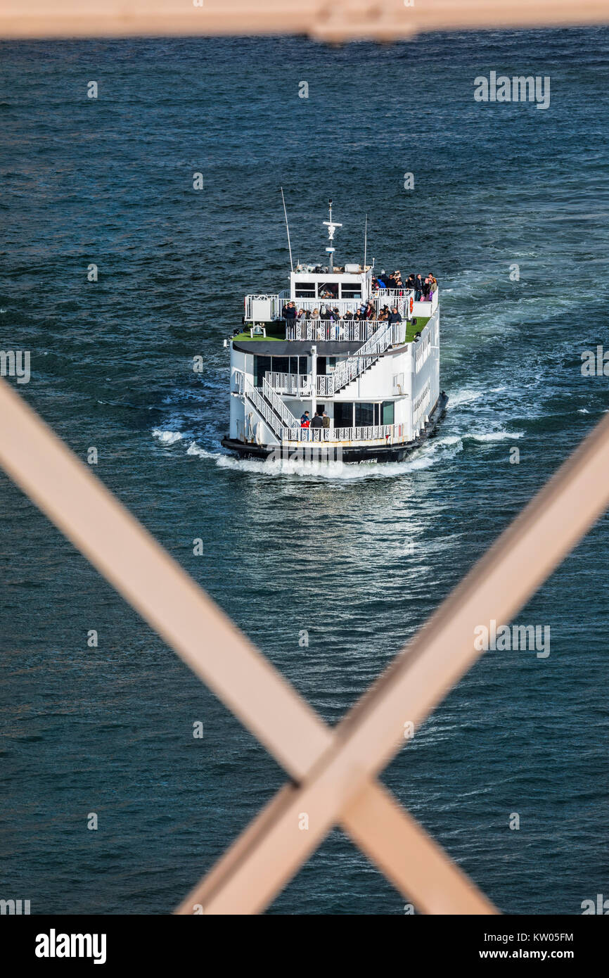 Cruise ship bridge hi-res stock photography and images - Alamy