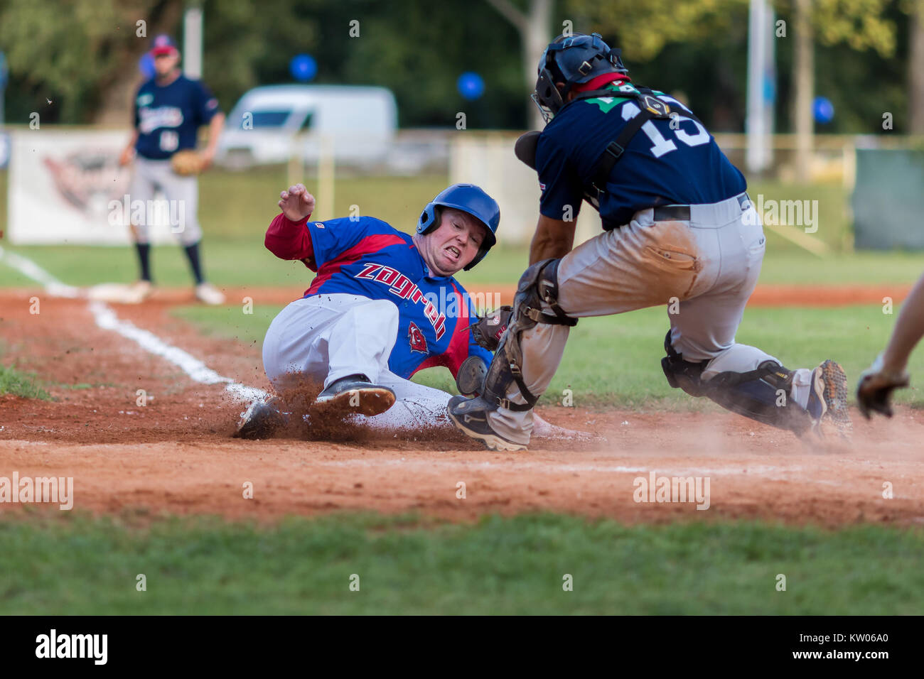 Baseball sliding into home hi-res stock photography and images - Alamy