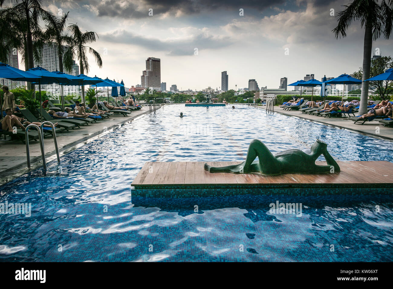 Swimming pool, Chatrium Riverside Hotel, Bangkok, Thailand Stock Photo ...