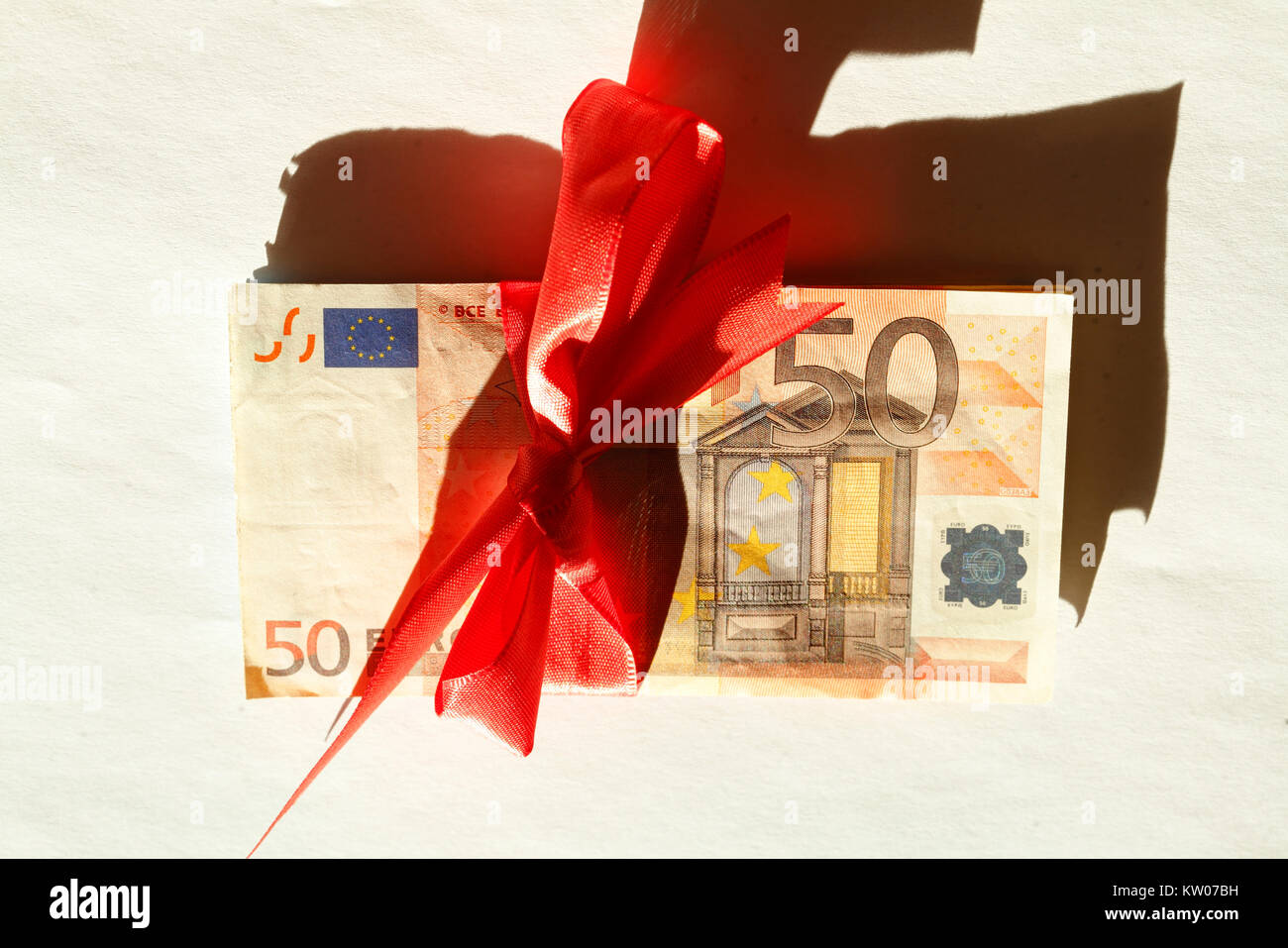Banknote packaging hi-res stock photography and images - Alamy