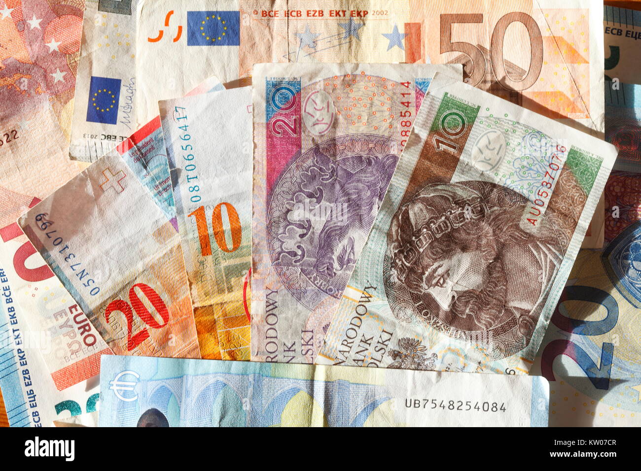 Different bills hi-res stock photography and images - Alamy