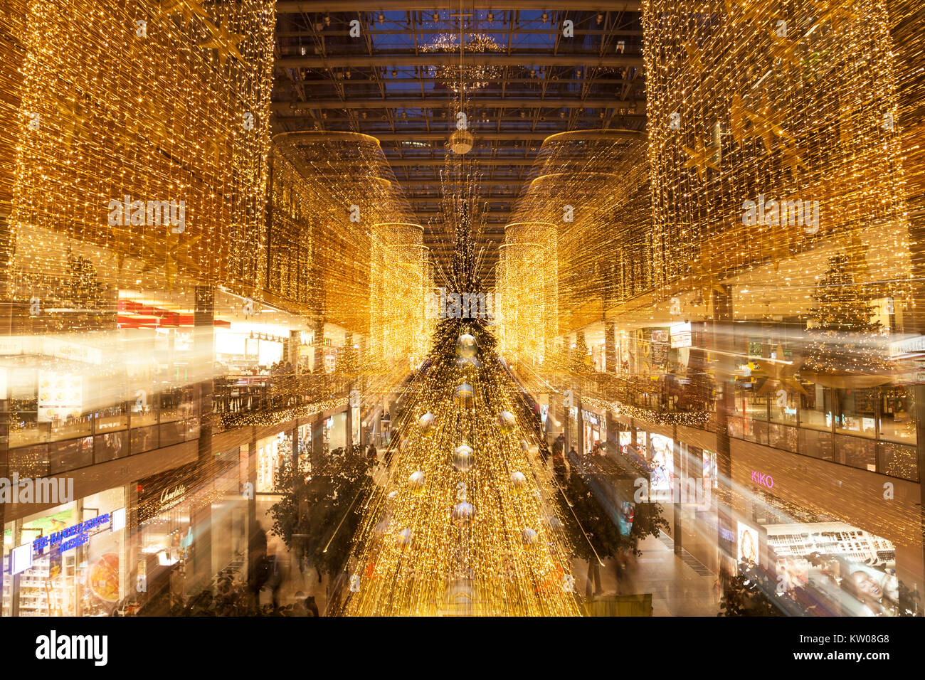 Mall of berlin in december hi-res stock photography and images - Alamy