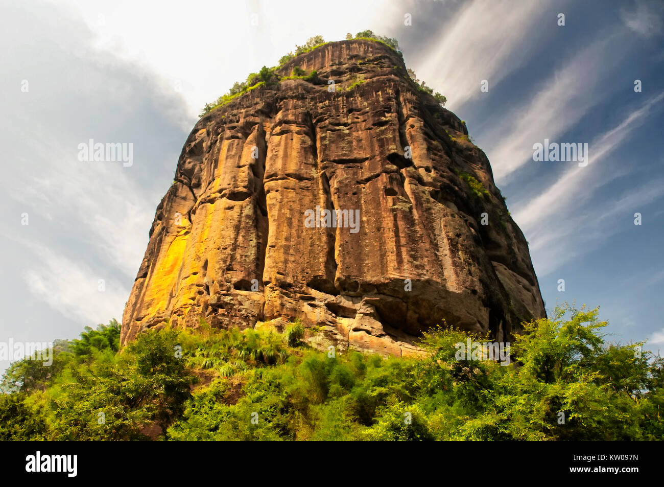 Wuyishan or mount wuyi scenic area hi-res stock photography and images ...