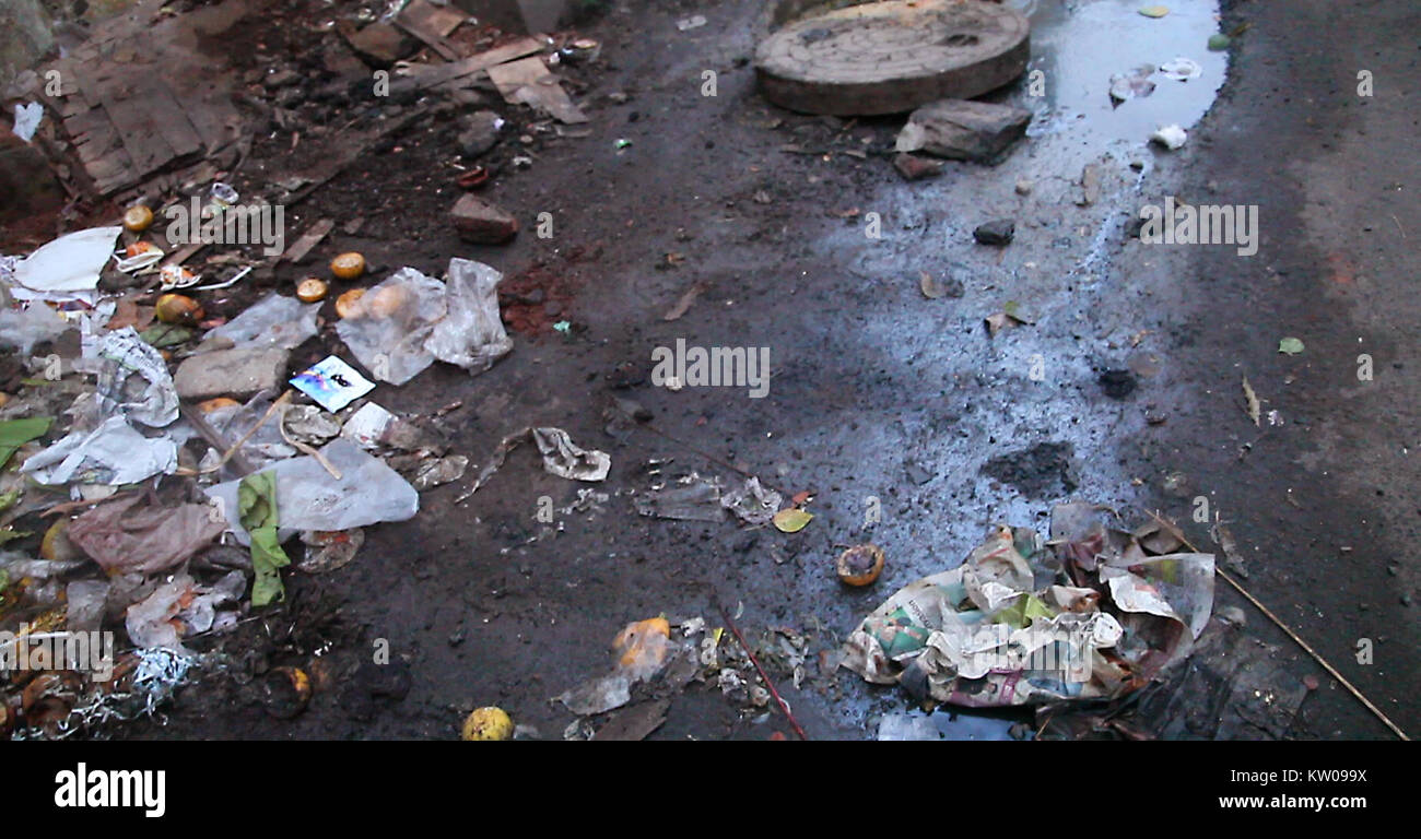 dirty water in the road side Stock Photo - Alamy