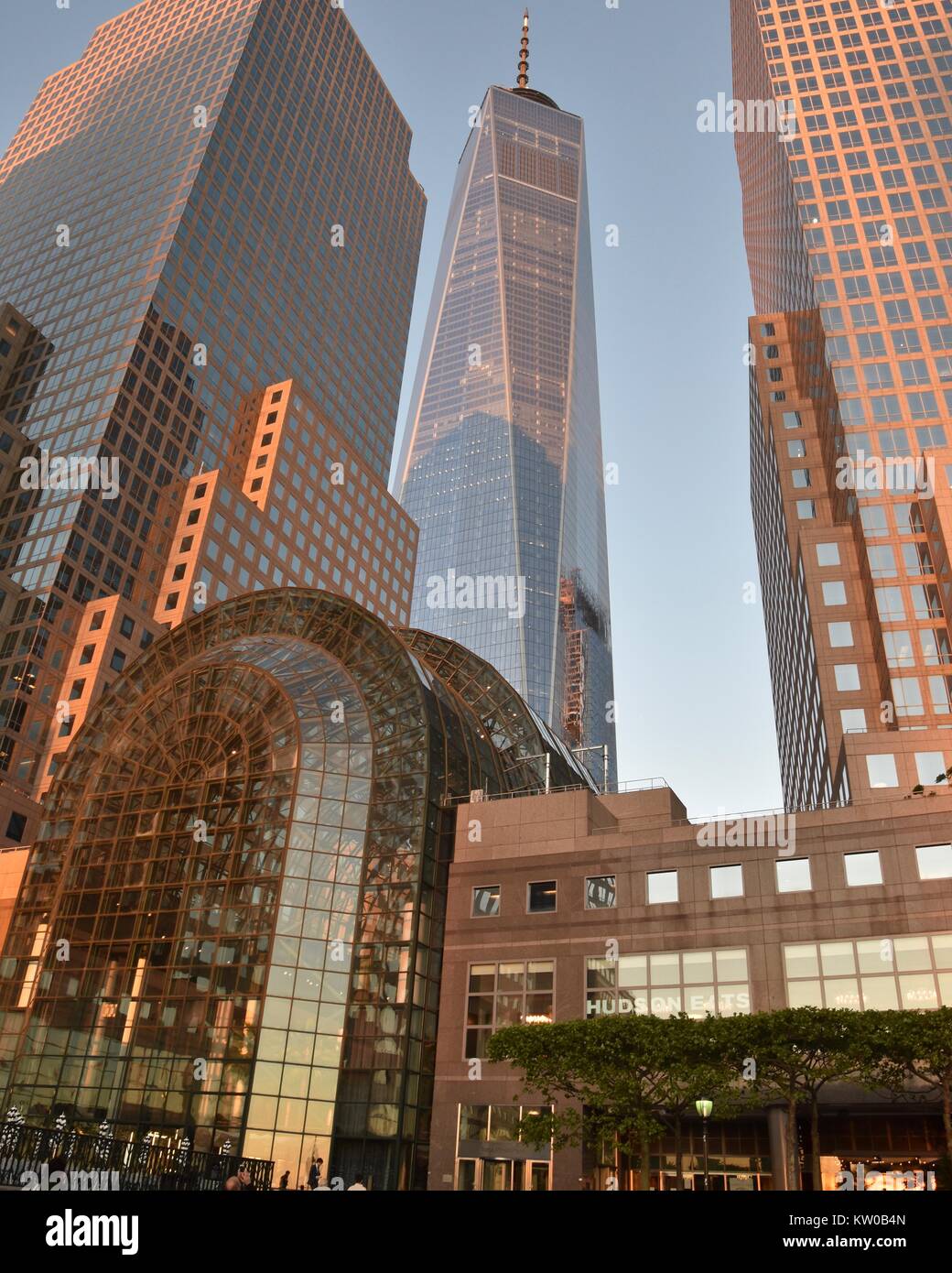 World one tower hi-res stock photography and images - Alamy