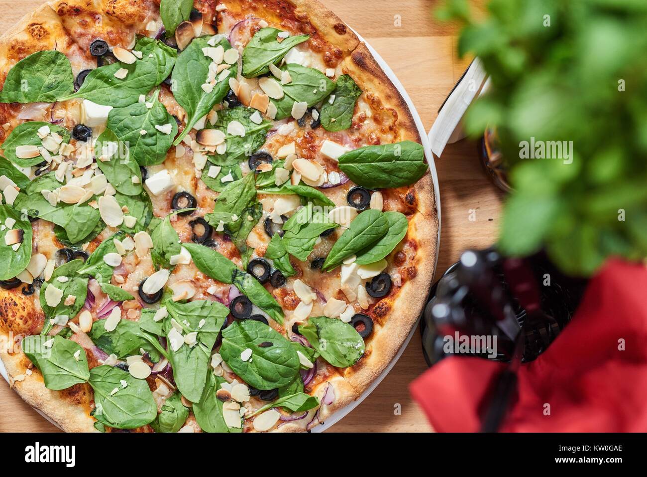 Parmesan cheese pizza hi-res stock photography and images - Alamy