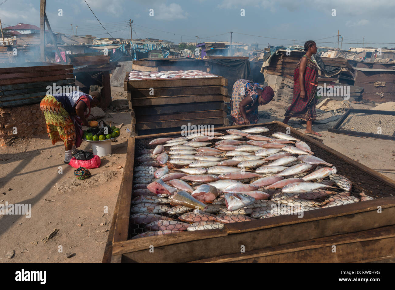 Accra ghana market hi-res stock photography and images - Alamy