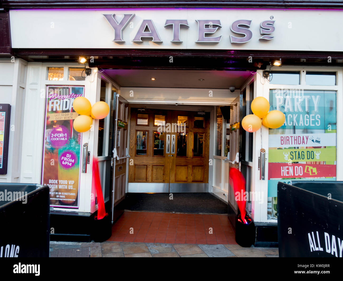 Wolverhampton pub hi-res stock photography and images - Alamy