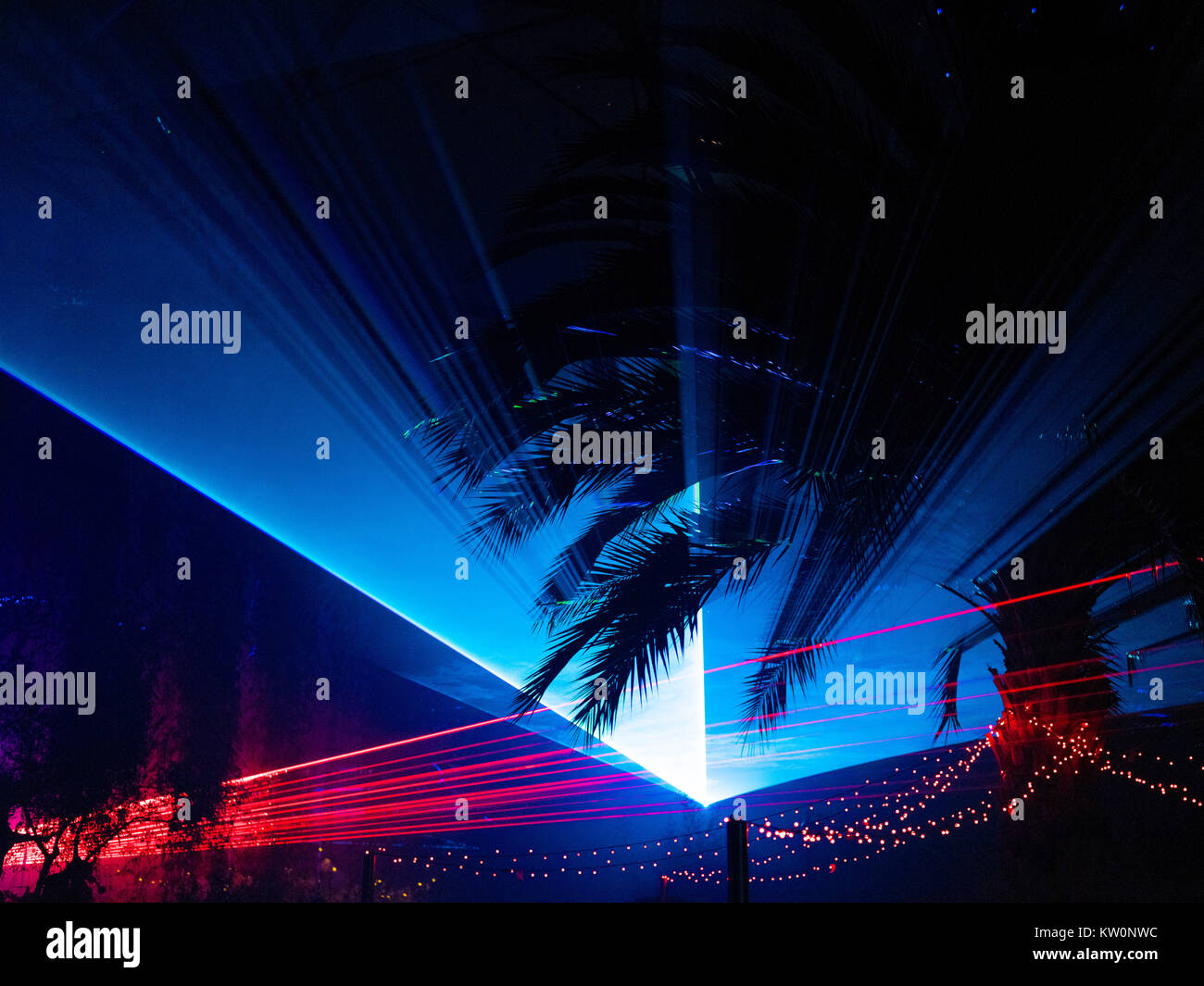 Eden project art rainforest hi-res stock photography and images - Alamy