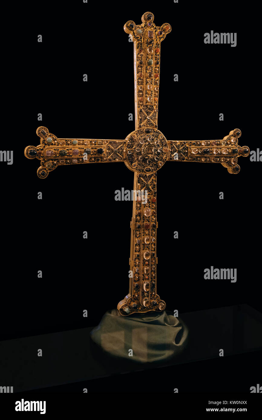The Cross of the Victory is a Latin cross that is in the Holy Camera of ...