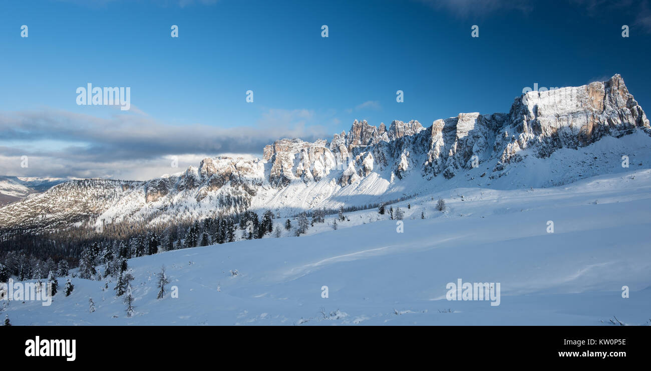 Passo giau pass dolomites hi-res stock photography and images - Alamy