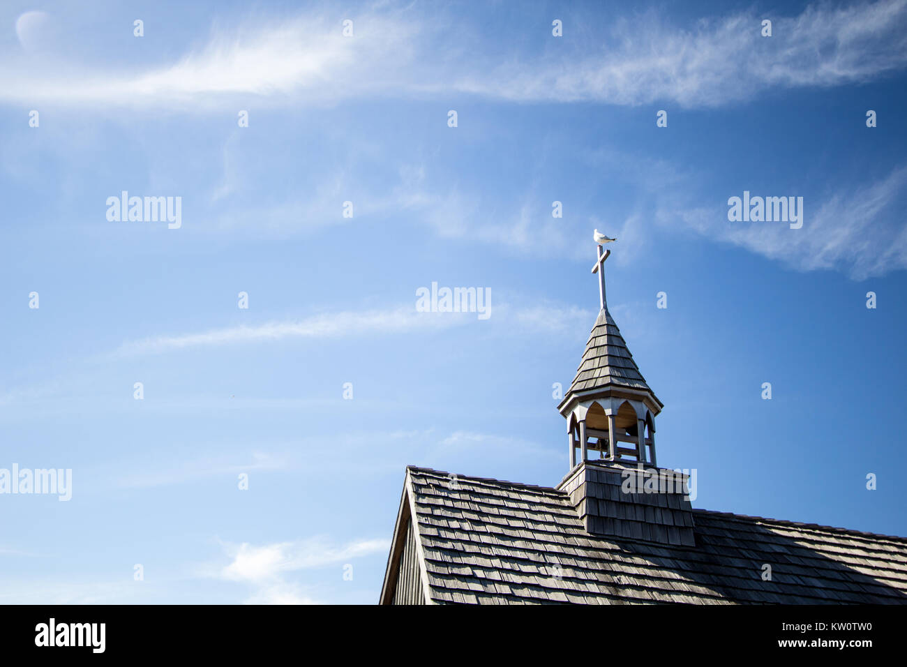 White country church steeple hi-res stock photography and images - Alamy