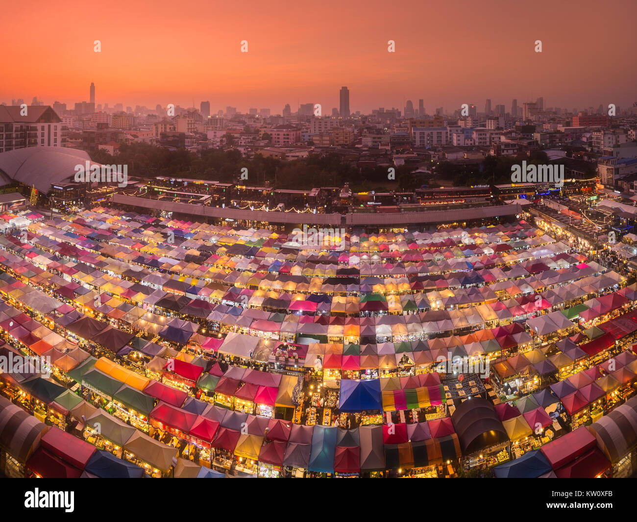 Ratchada Train Night market with street food and clothes in Bangkok ...