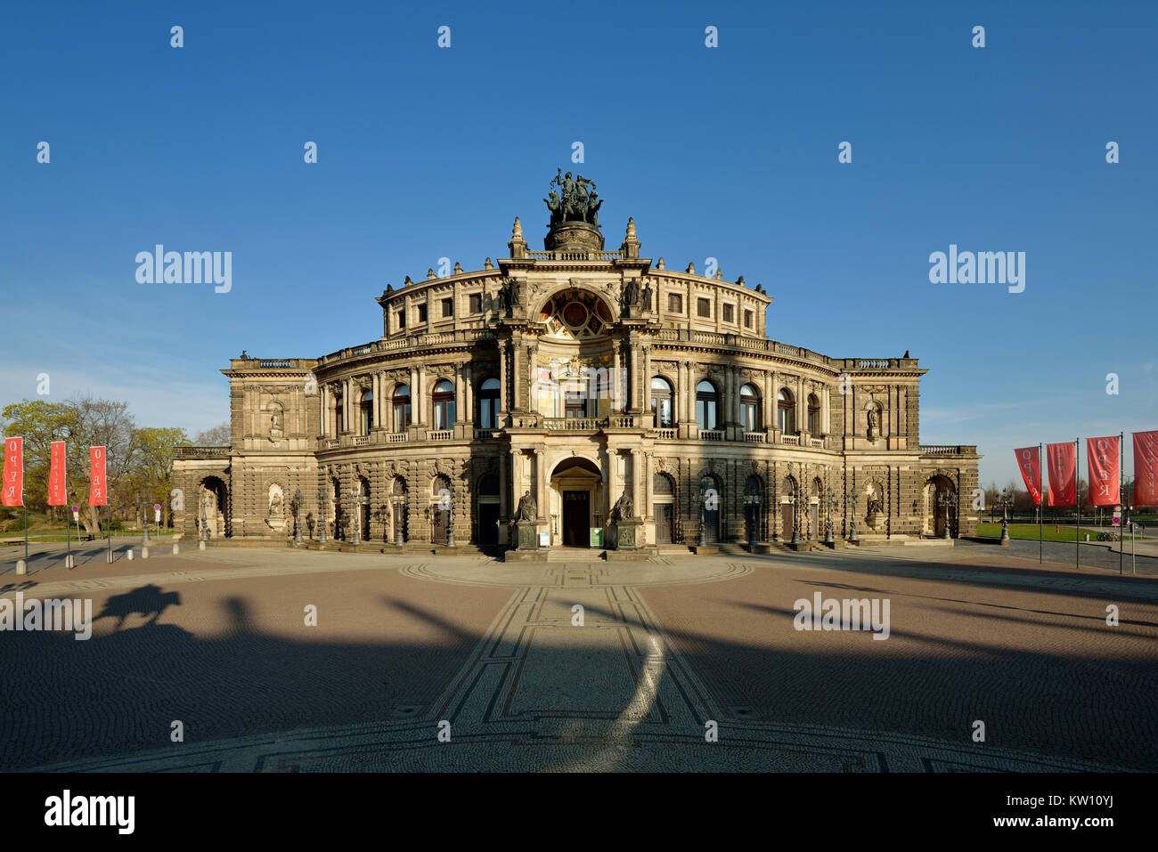Dresden, theatre square with Semperoper, Theaterplatz mit Semperoper ...