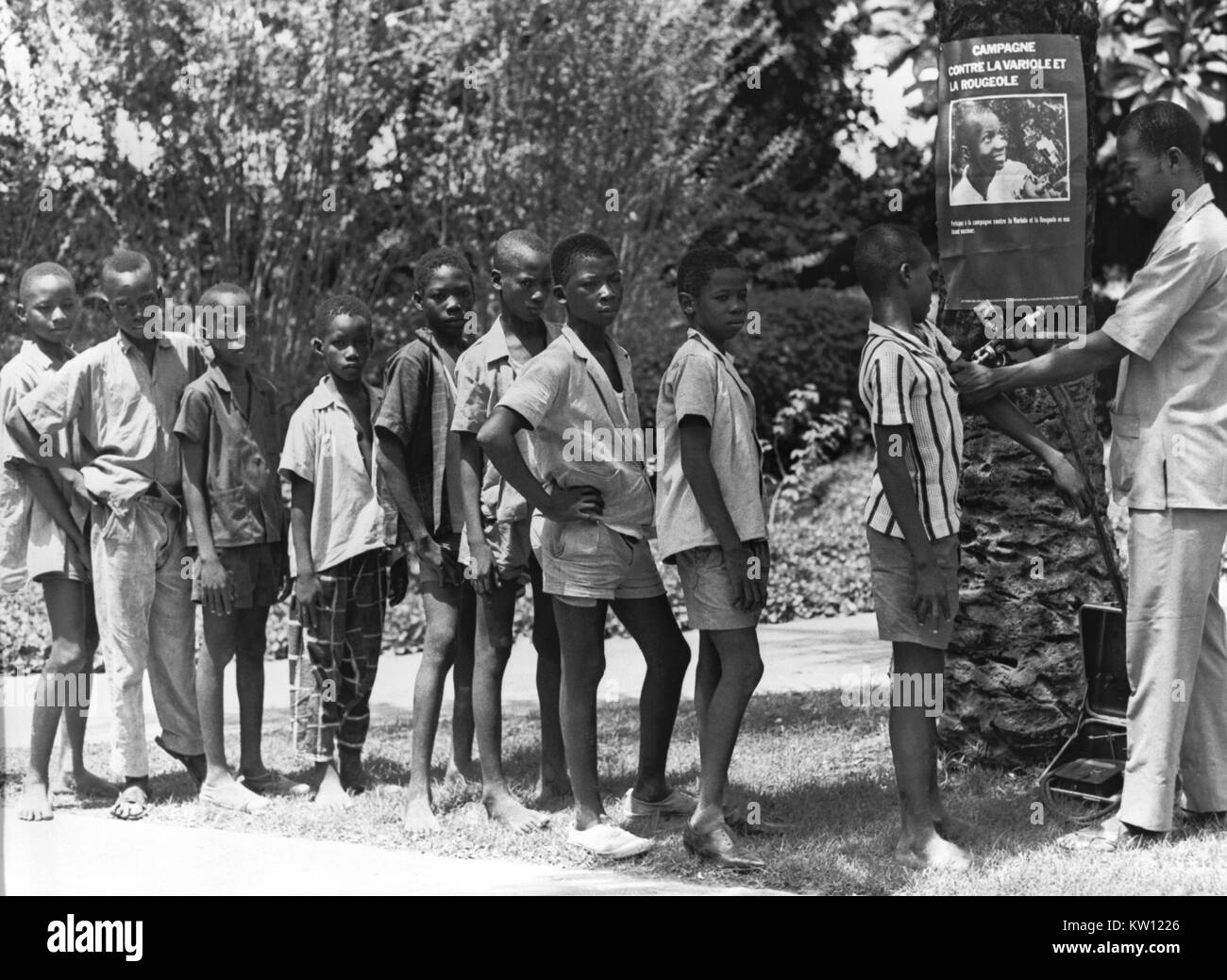 Smallpox vaccination 1960 hi-res stock photography and images - Alamy
