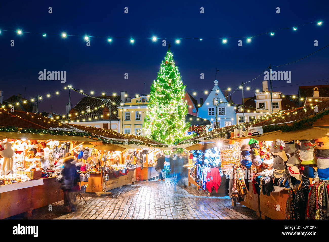 Christmas market at town hall square hi-res stock photography and ...