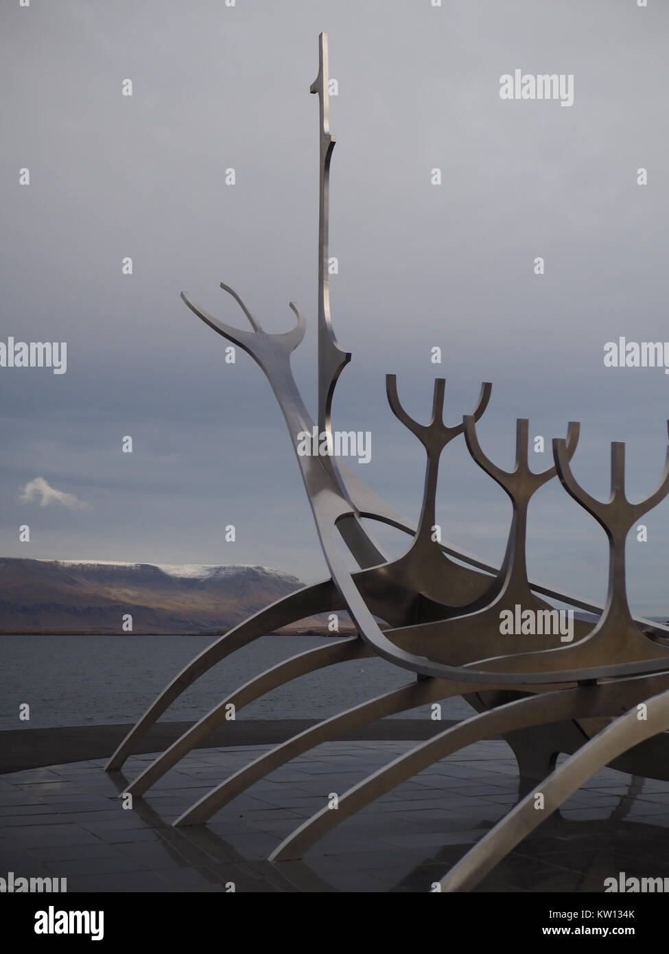 Sunvoyager Sculpture, Reykjavik Stock Photo - Alamy